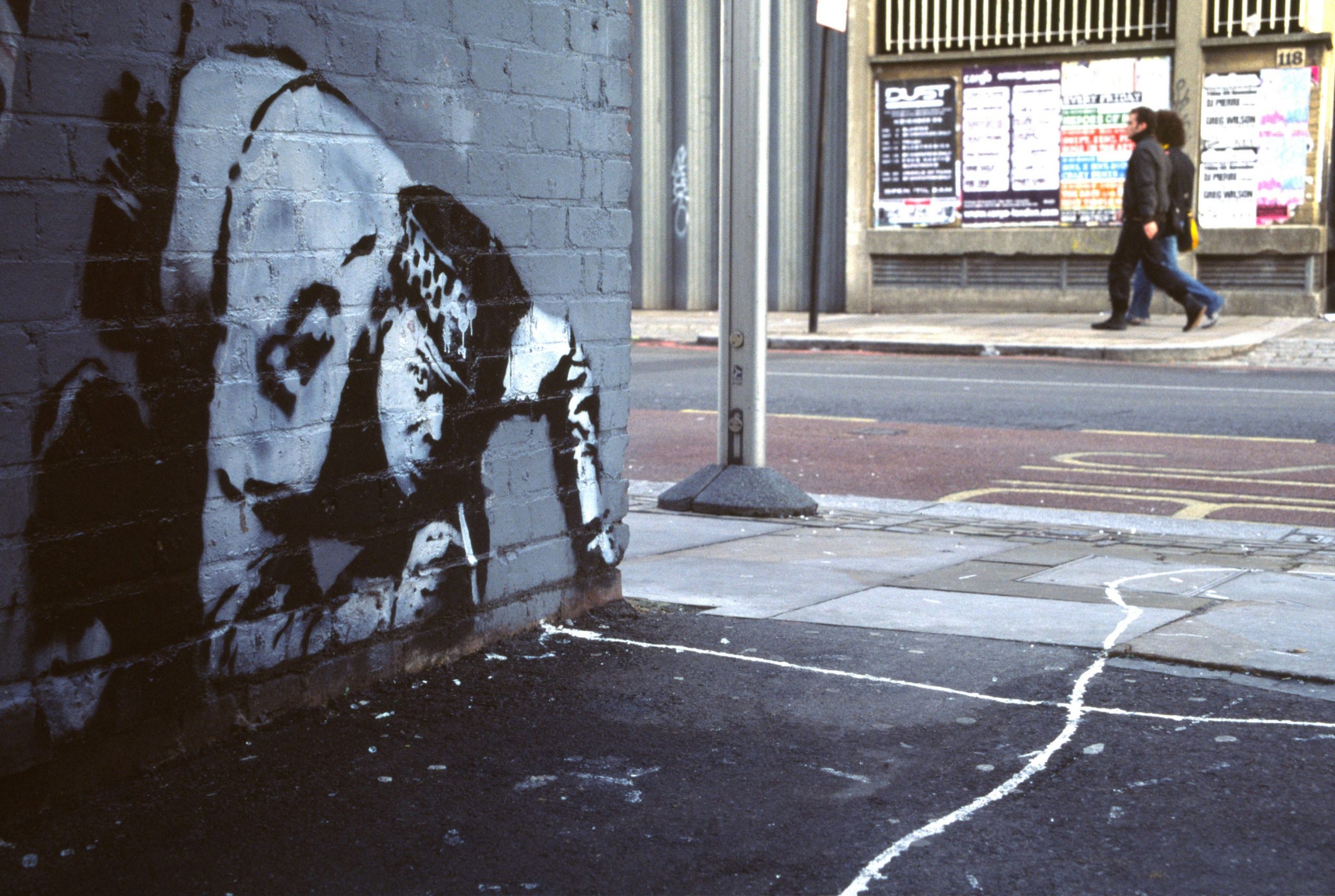 Roma încearcă să revină la normal cu expoziția lui Banksy, cel mai ...