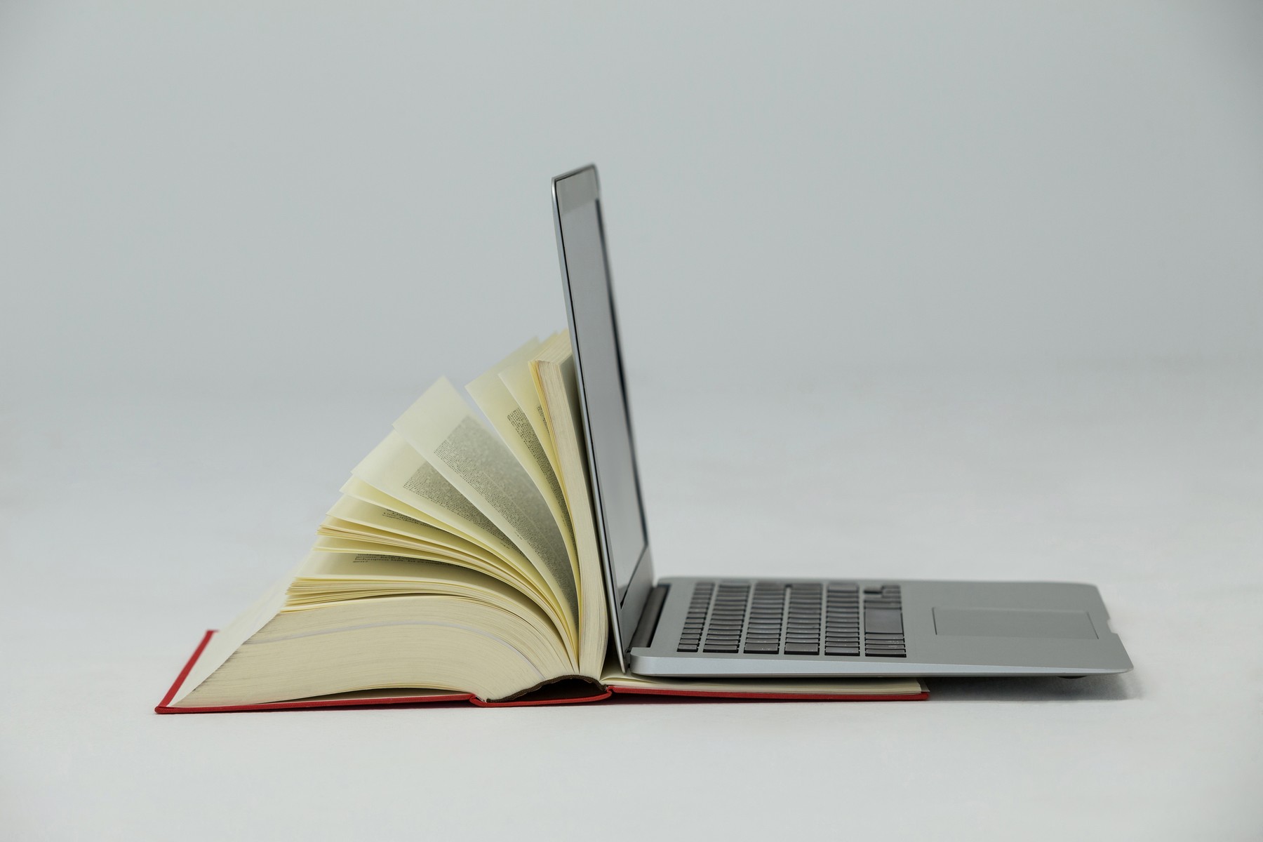 Examenele cu cartea deschisă, din ce în ce mai utilizate în străinătate ...