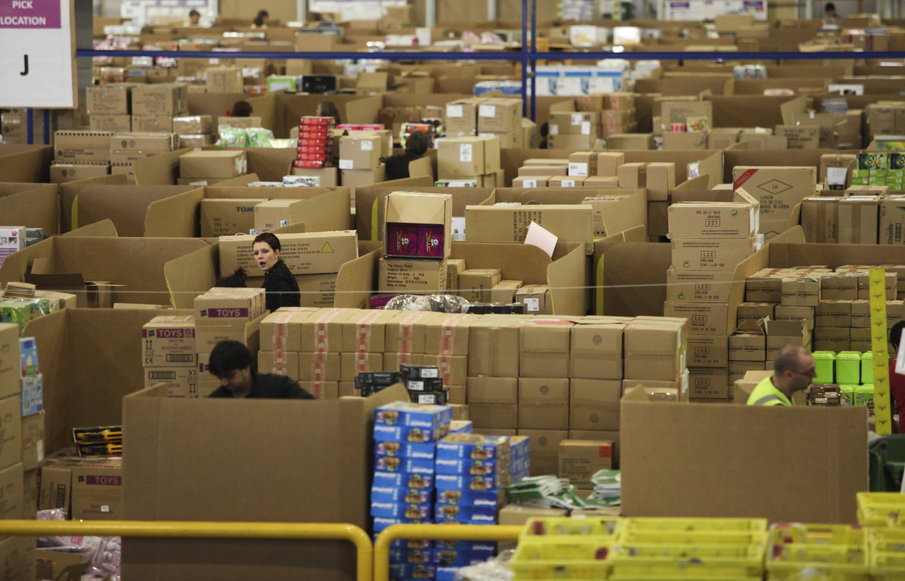 Muncitorii din retail se așteaptă la o „apocalipsă” de Crăciun. „Viața ...