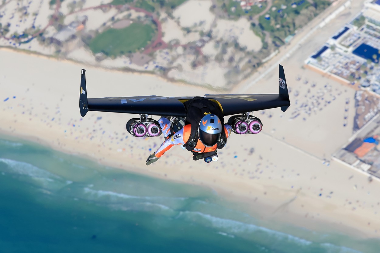 Francezul Vincent „Jetman” Reffet și-a pierdut viața în timpul unui ...