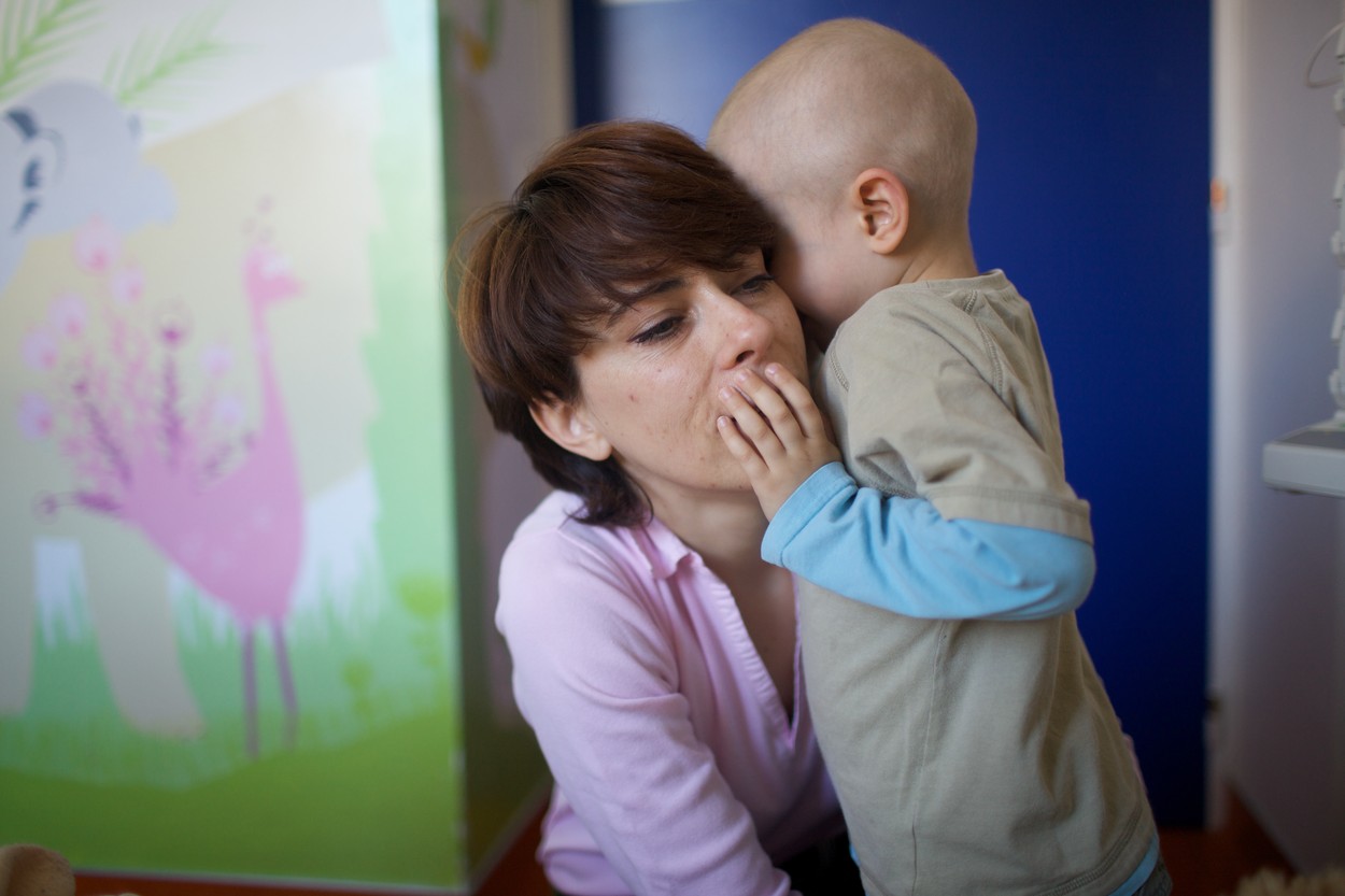 Arta vindecă. Etajul 6 al spitalului unde sunt internaţi copii bolnavi ...