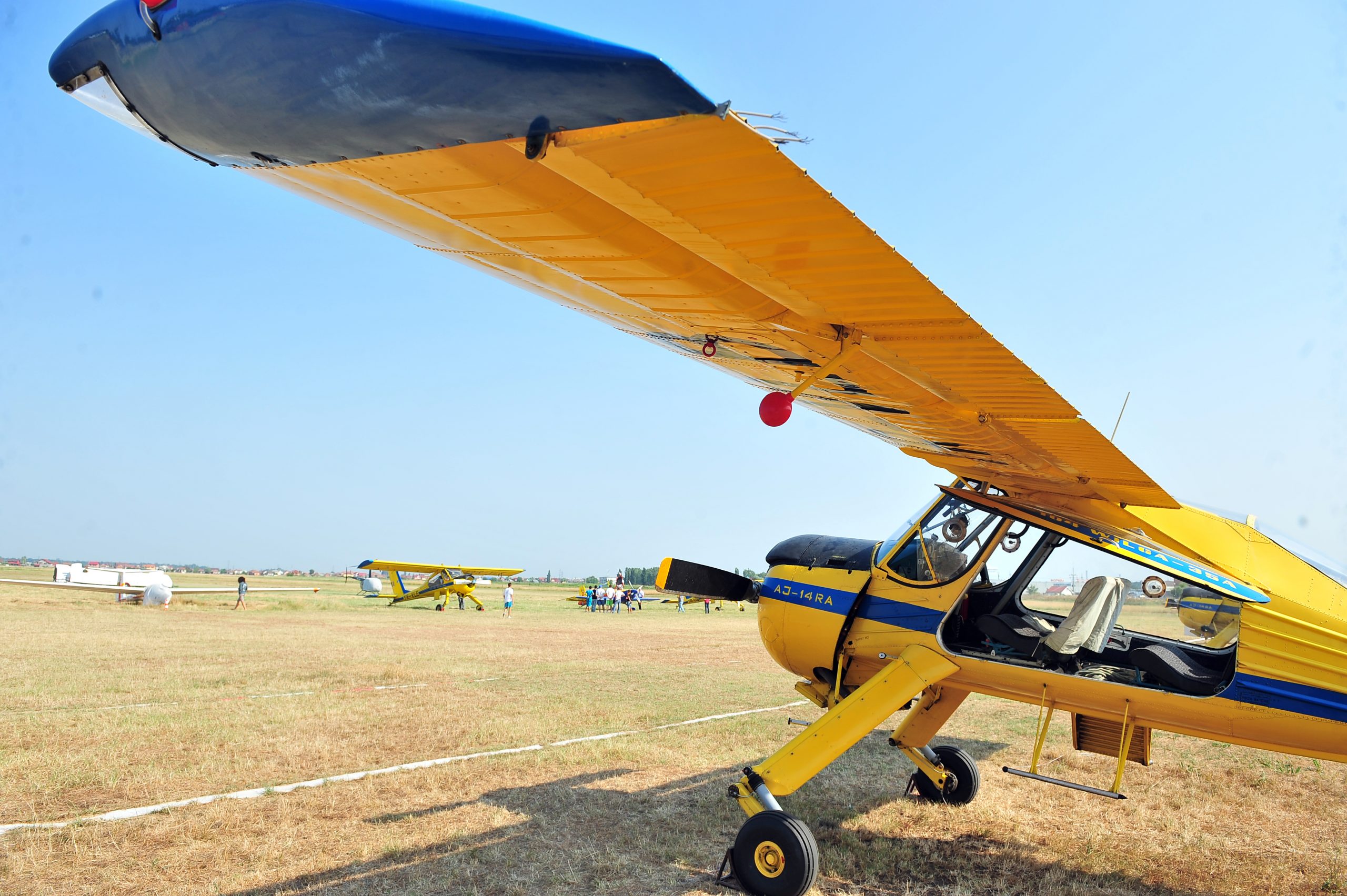 Planorismul, cea mai sigură formă de aviație. Cât costă un curs