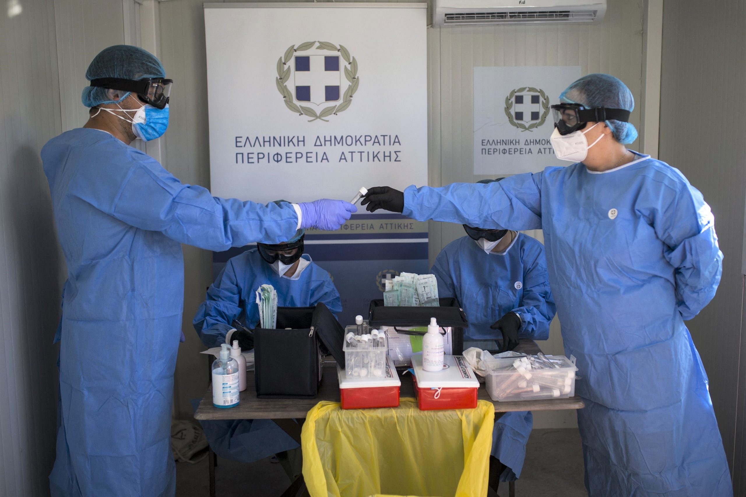 Vaccinarea anti-COVID va fi obligatorie pentru personalul medical din ...