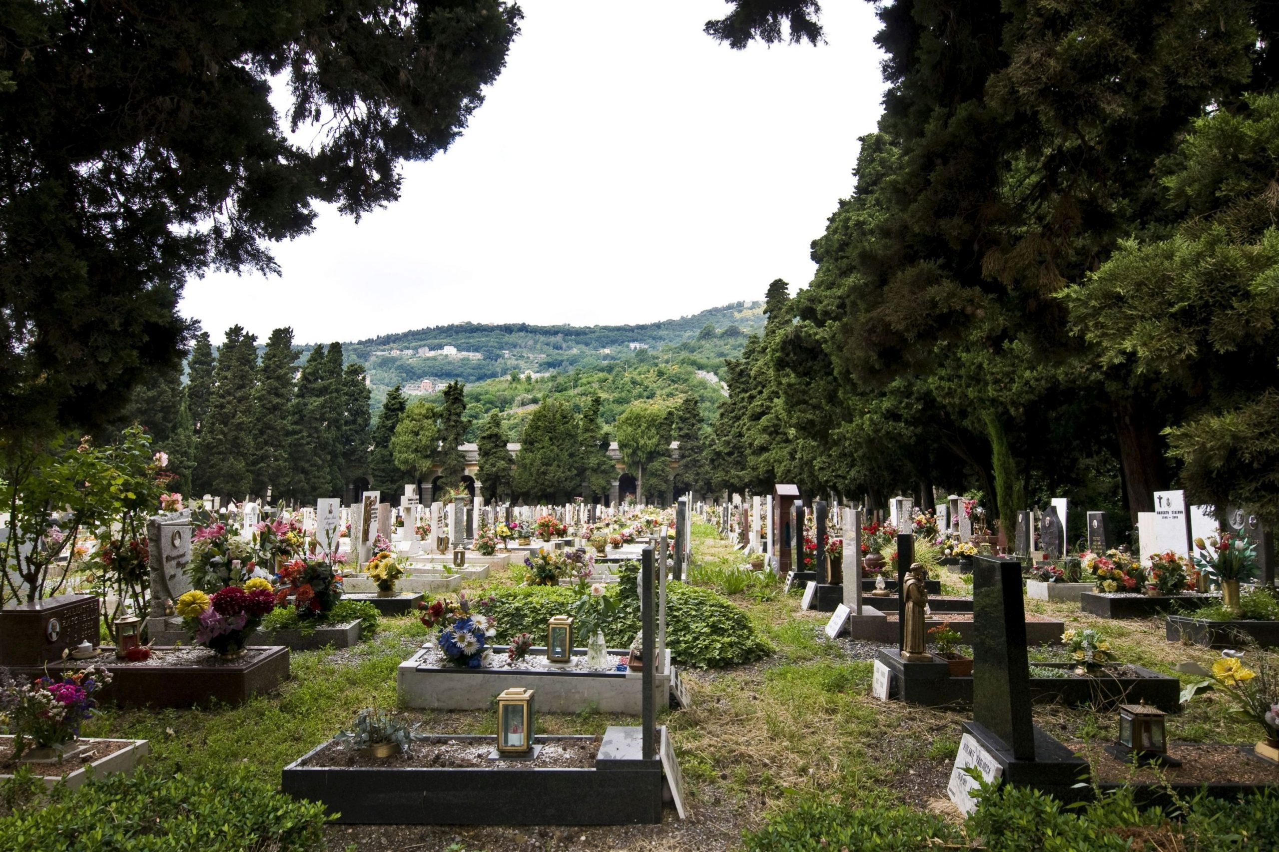 Al treilea cimitir din ţară a fost inclus în Ruta Culturală a ...