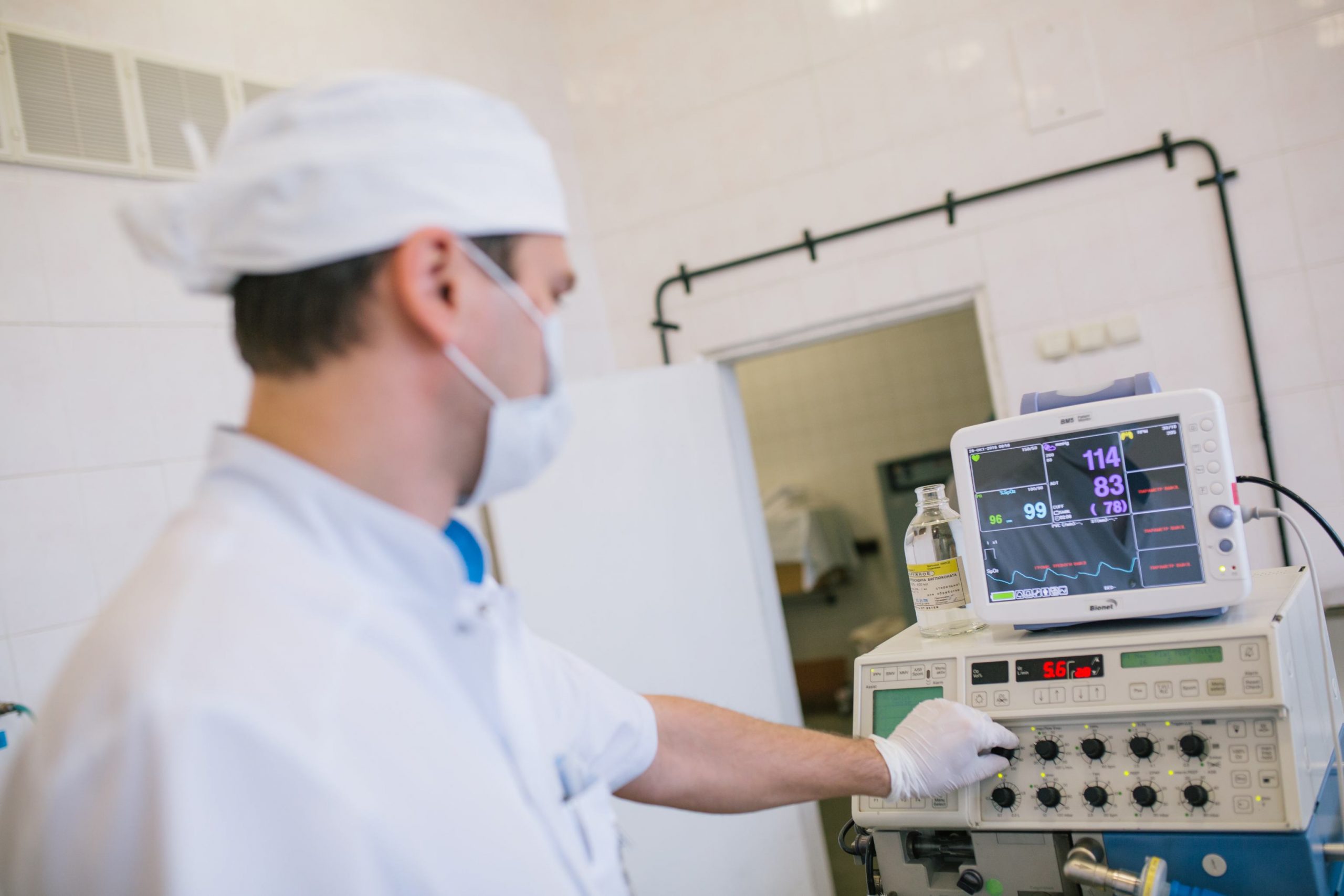 Tremorul: Simptomul neurologic secret pe care îl trecem cu vederea