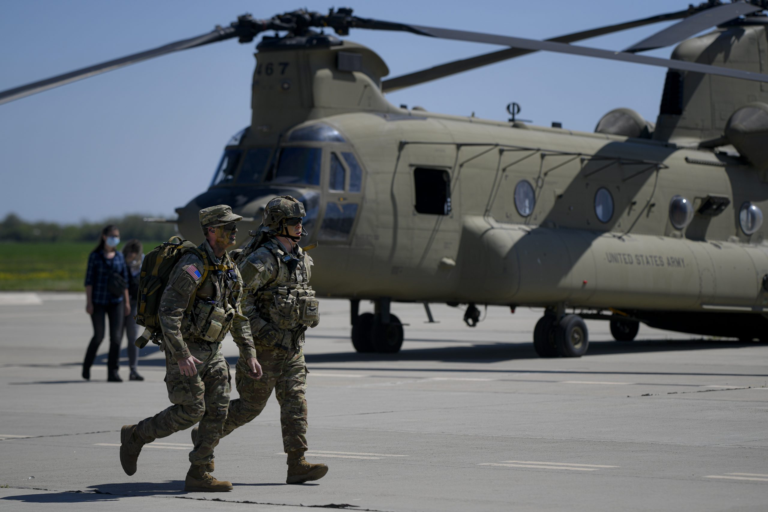 Celebrii parașutiști Screaming Eagles, desfășurați la granița cu ...
