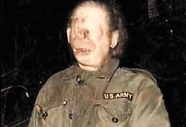 Omul verde: Povestea adevărată a omului fără chip