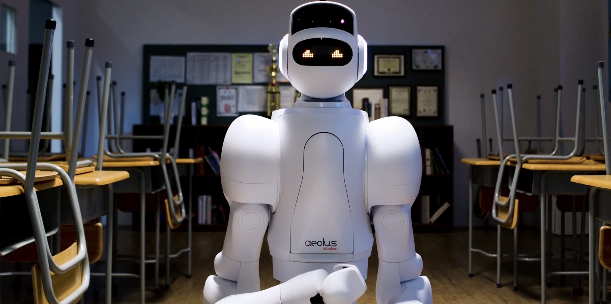 Unul dintre cele mai bune produse de la CES 2023: Robotul barman care ...