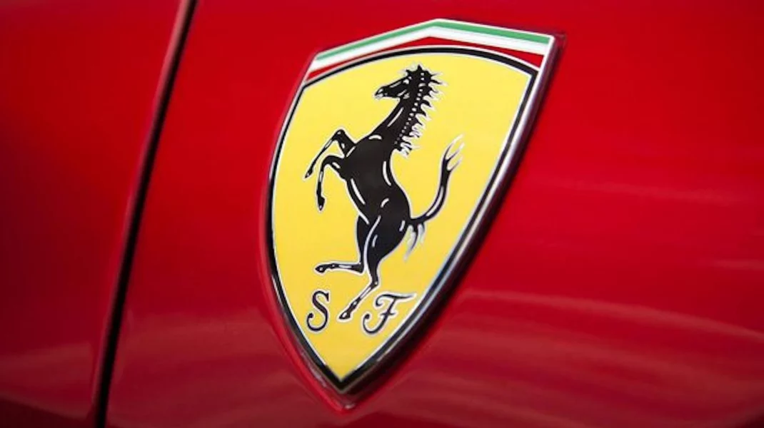 Ferrari întrece Stellantis: valoarea de piață a firmei crește