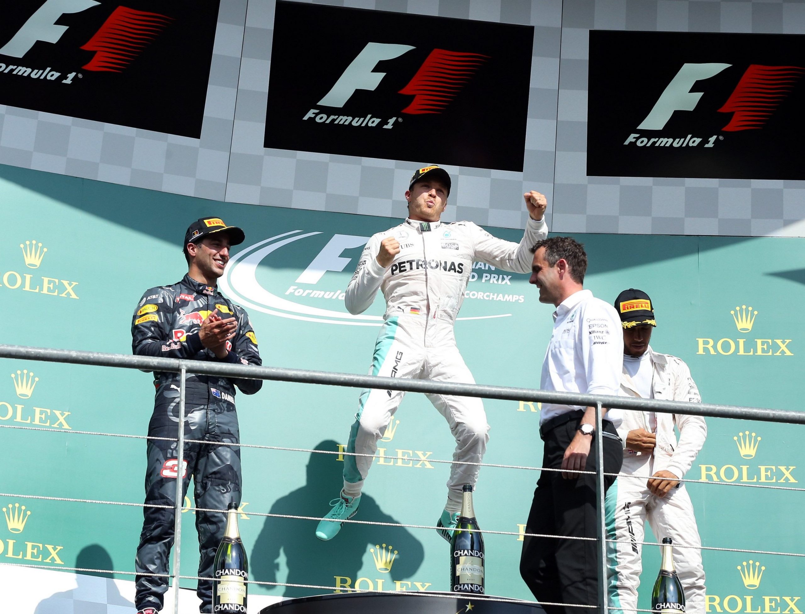 Lewis Hamilton insistă că nu este frustrat de actuala dominație a celor de la Red Bull în F1 ...