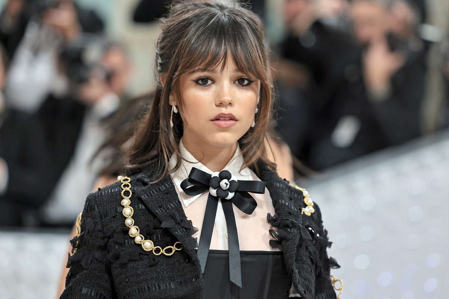 Jenna Ortega povestește experiențele de pe platourile de filmare: „Taci ...