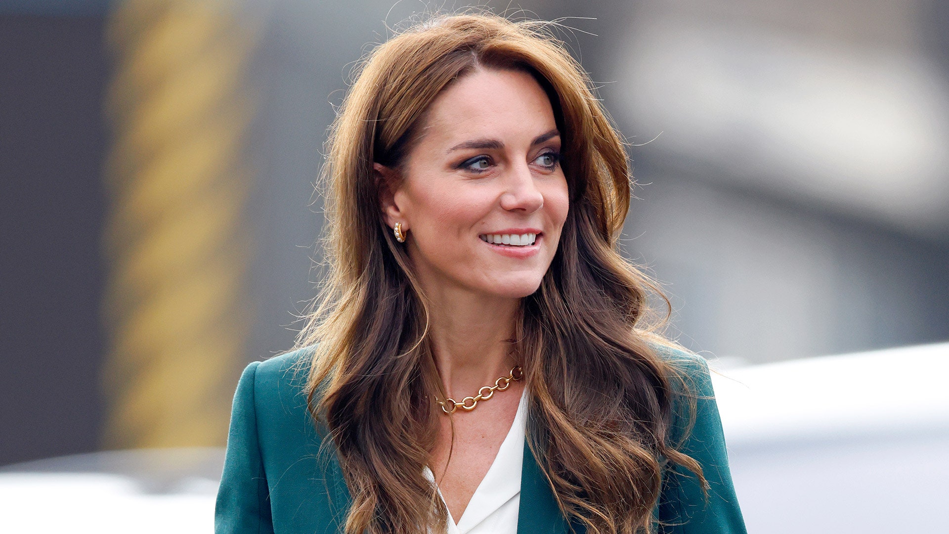 FOTO. Un nou portret al lui Kate Middleton a stârnit controverse după ...