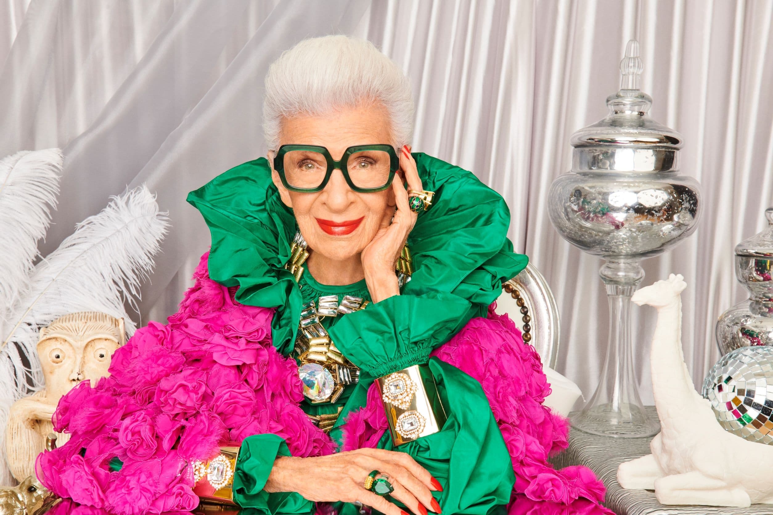 Iris Apfel, un simbol al universului modei din New York, a murit la ...