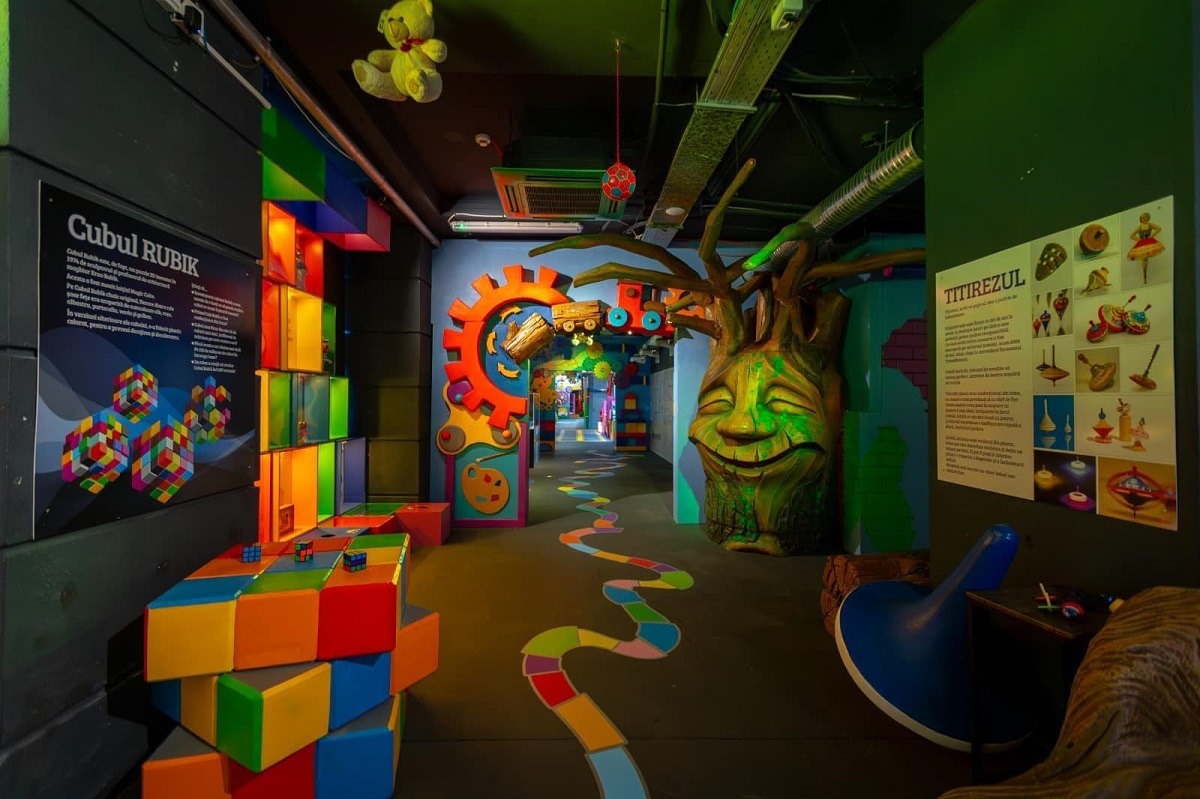 Două noi expoziții interactive și un escape room se deschid azi la Muzeul Copiilor din București ...