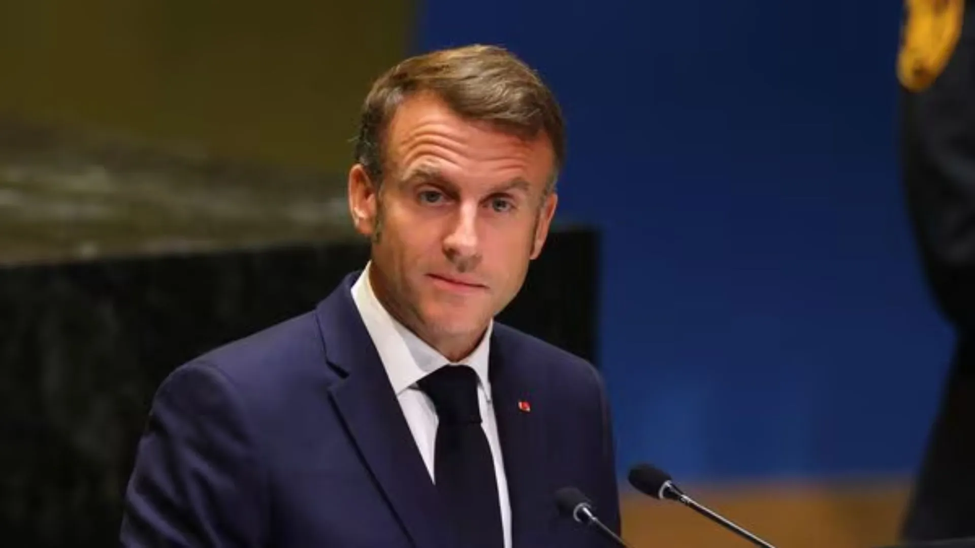 Președintele Emmanuel Macron va numi un nou prim-ministru