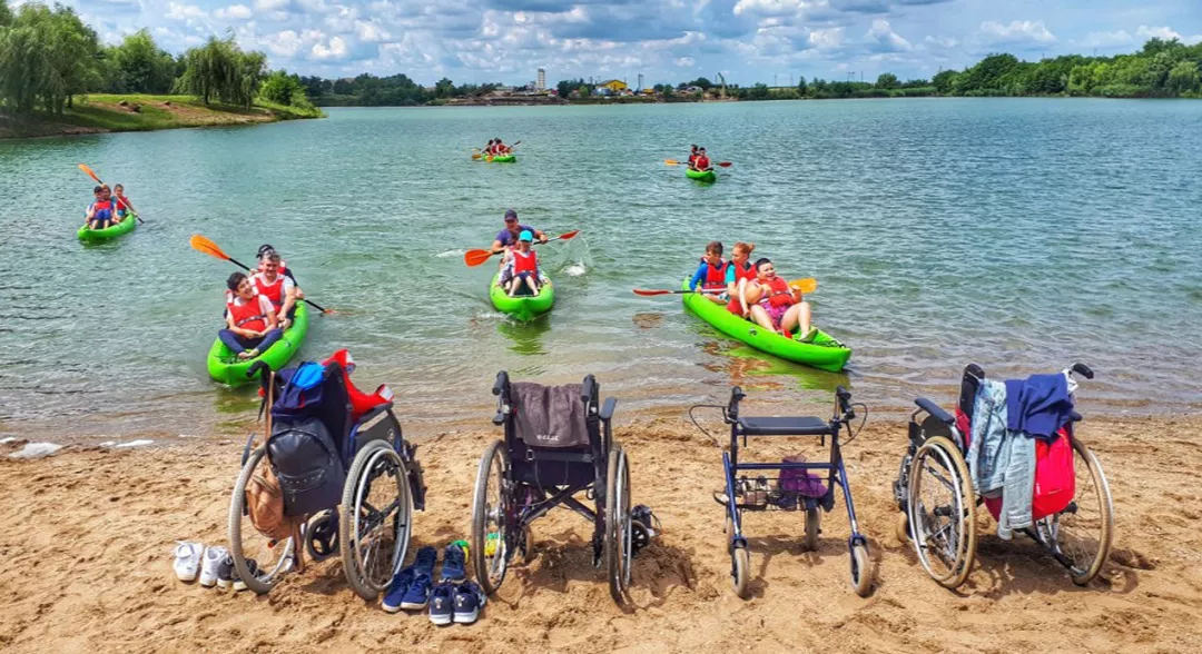 Asociația Caiac Smile împarte bucurie persoanelor cu dizabilități ...