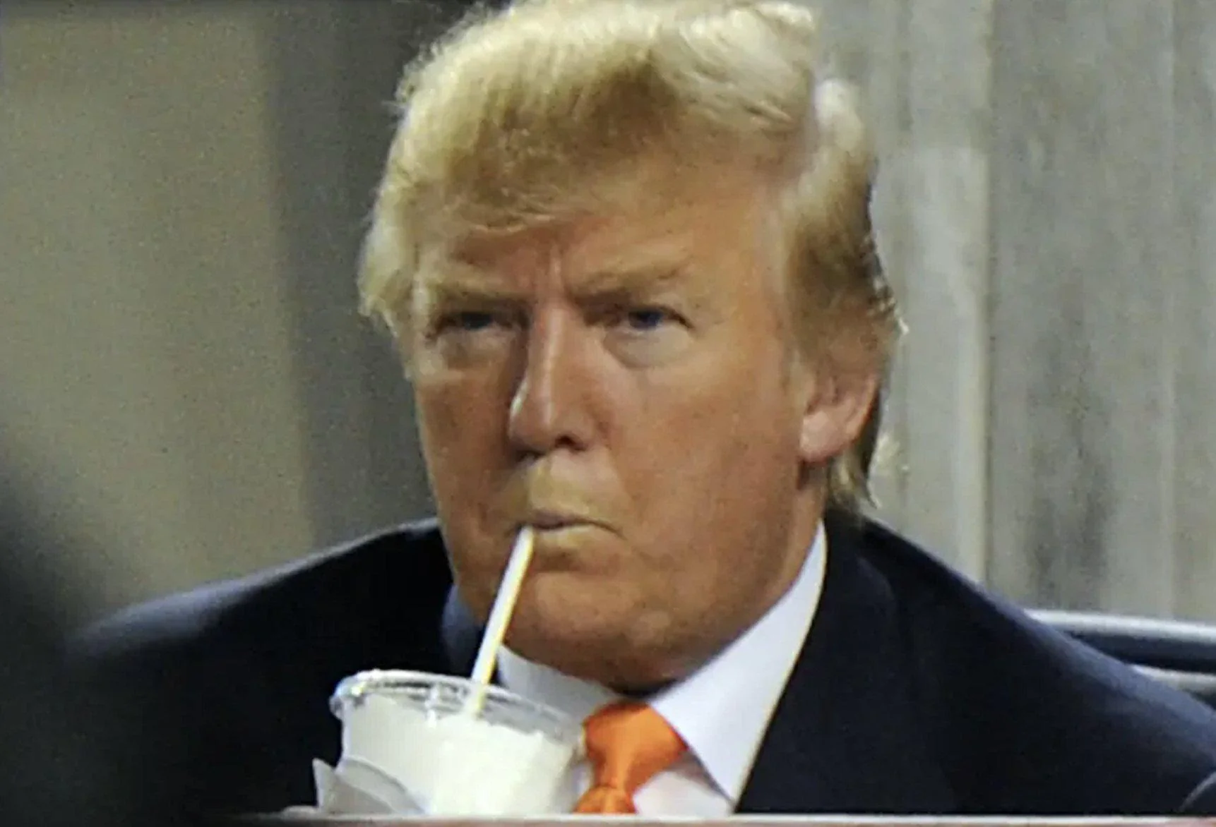 Donald Trump anulează interdicția paielor din plastic. Aceasta e o nouă ...