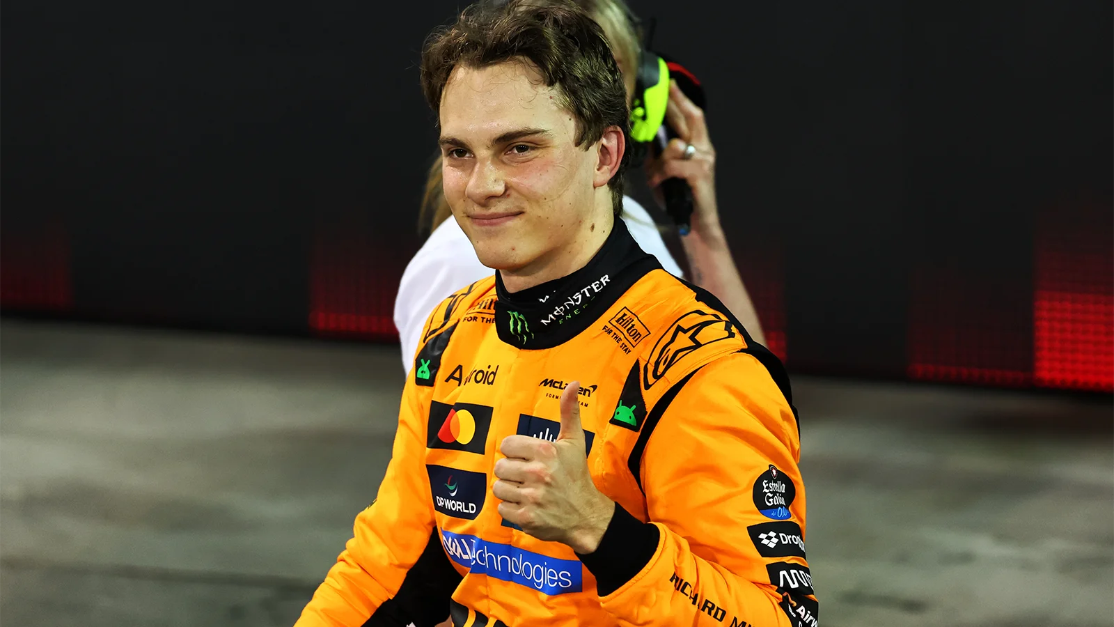 Pilotul australian Oscar Piastri pleacă din pole position în cursa ...